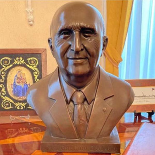 CUSTOM BUSTS – Star Statues